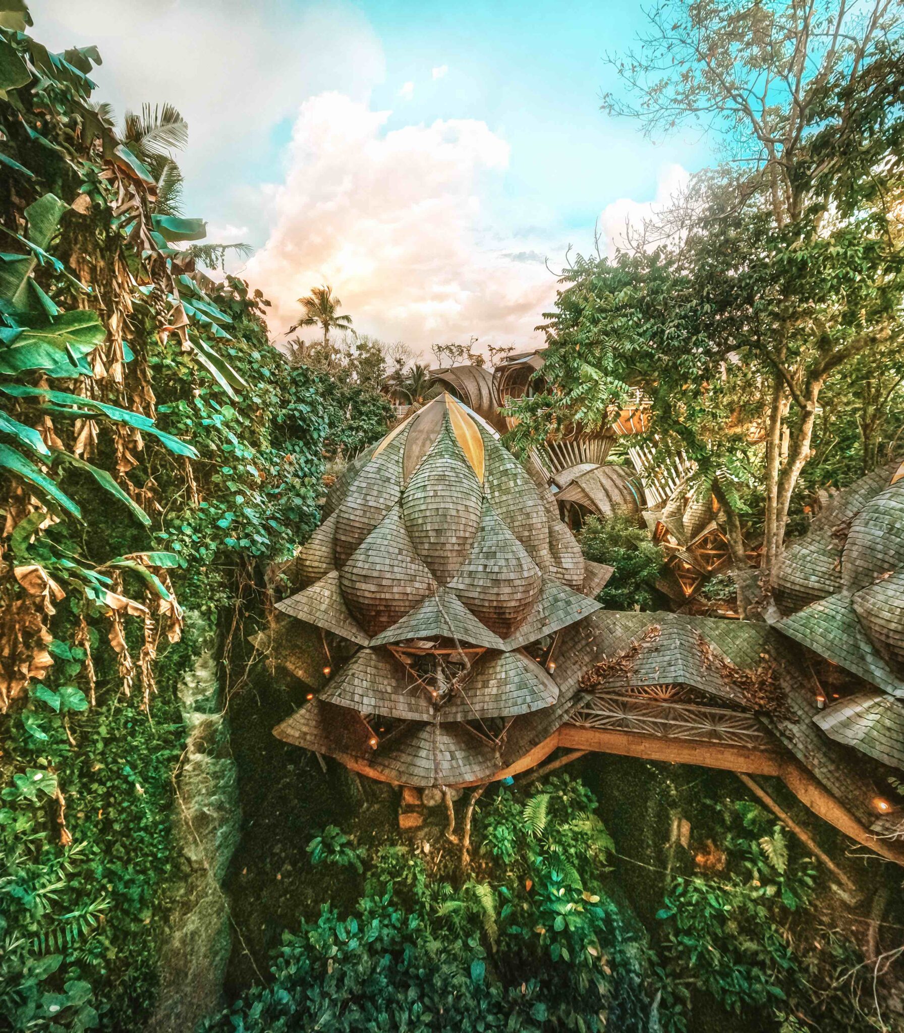 版築と竹が生み出すバリ島のサステナブルな建築〈ウラマン・エコラグジュアリー・リトリート〉インスパイラル・アーキテクチャ・アンド・デザイン・スタジオ、インドネシア - TECTURE MAG ...