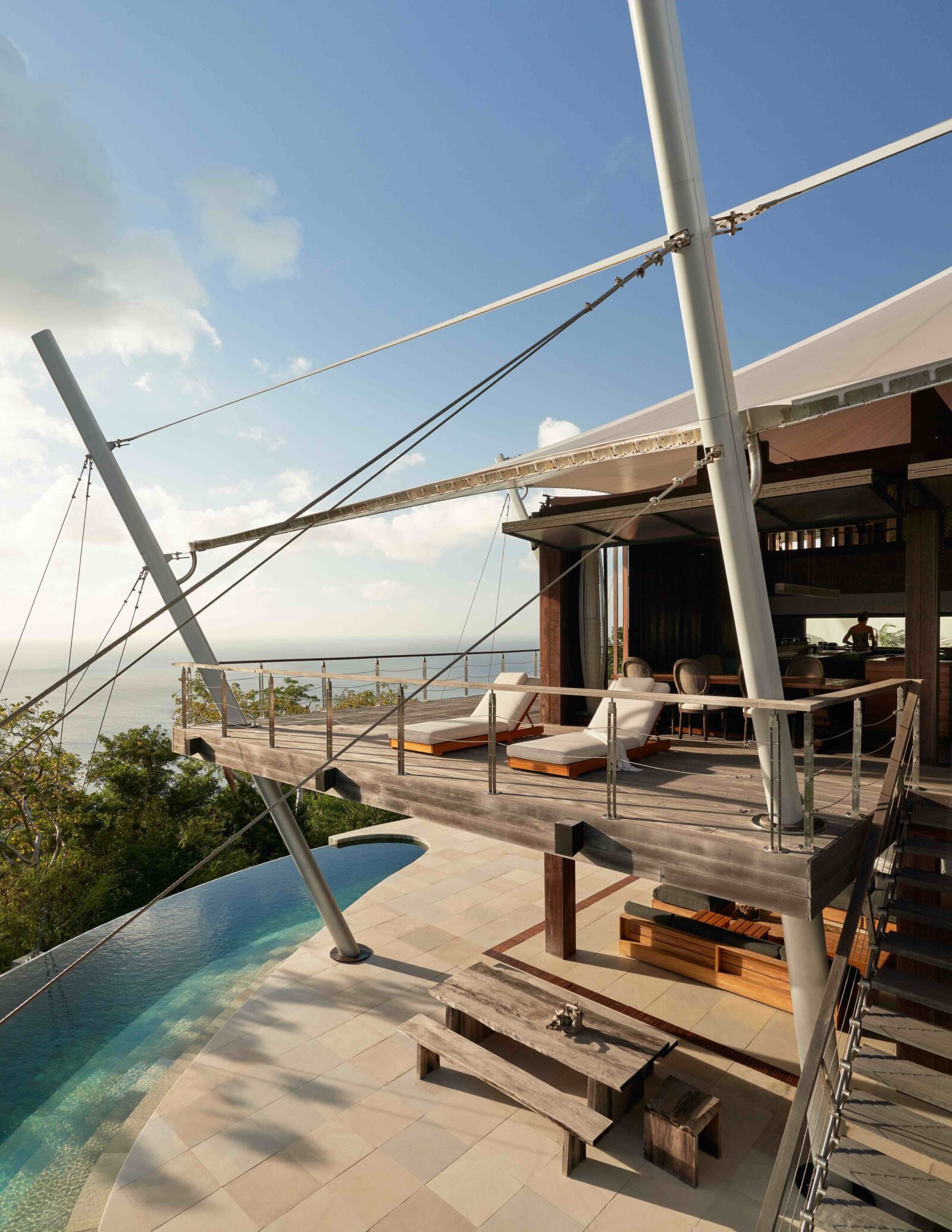 カリブ海の島に溶け込む帆に覆われた住空間〈セイルハウス〉セントビンセント・グレナディーン、デビッド・ハーツ・アーキテクツ - TECTURE ...