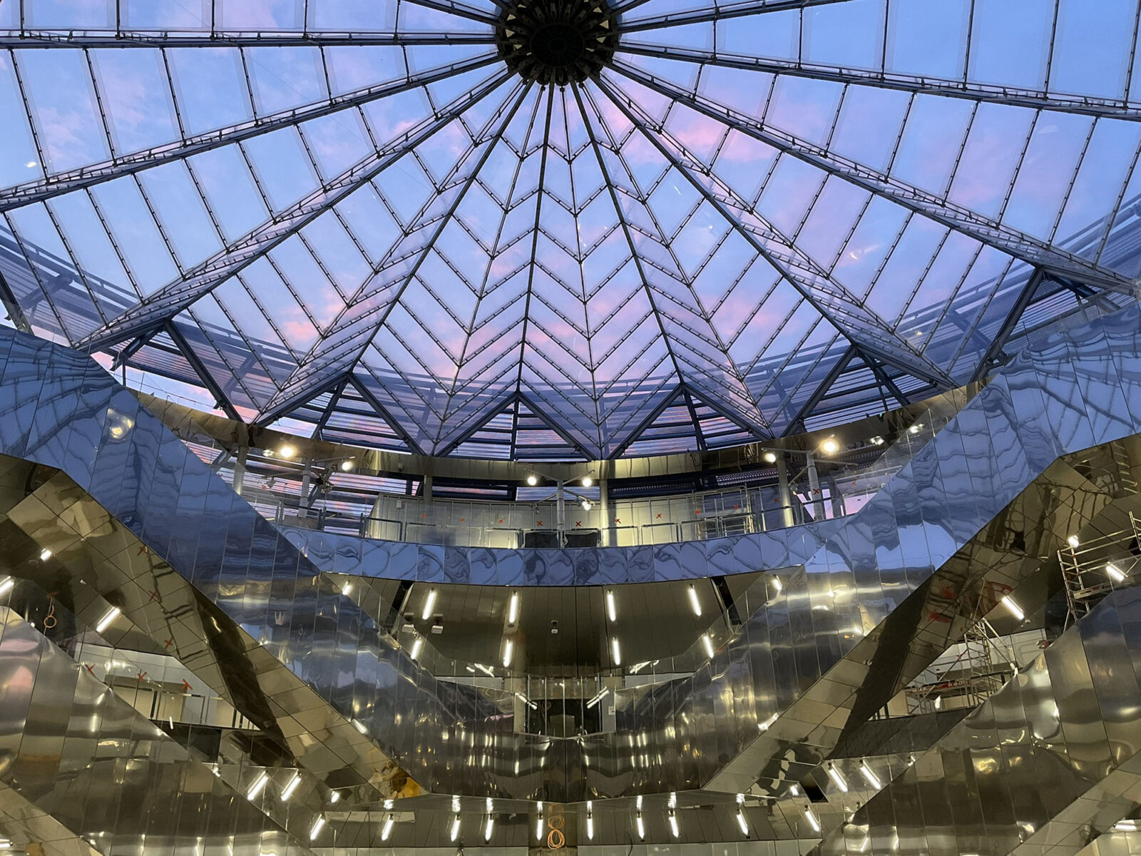 ドミニク・ペローが手がけるパリ近郊の地下鉄駅〈ヴィルジュイフ・ギュスターヴ＝ルーシー駅〉フランス - TECTURE MAG（テクチャーマガジン） | 空間デザイン・建築メディア