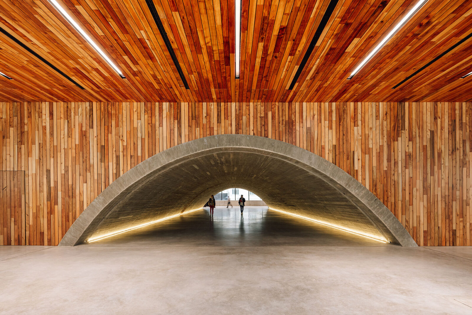 2016年にプリツカー賞を受賞したアレハンドロ・アラヴェナ最新プロジェクト〈EDP本社〉ELEMENTAL、ポルトガル - TECTURE MAG（テクチャーマガジン） | 空間デザイン・建築メディア