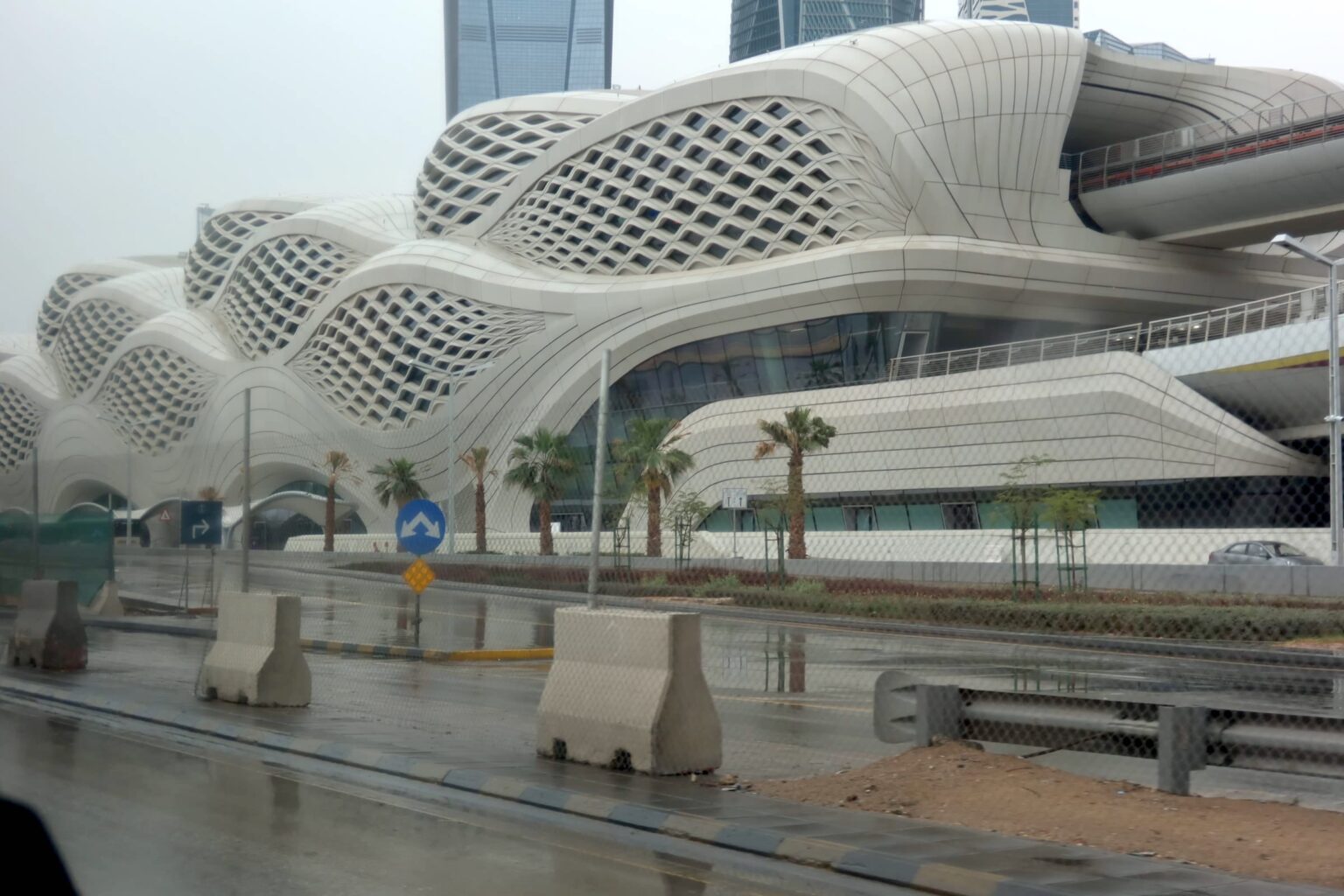 [Interview]五十嵐太郎流｜SNS時代の万博の見方・楽しみ方 - TECTURE MAG（テクチャーマガジン） | 空間デザイン・建築メディア