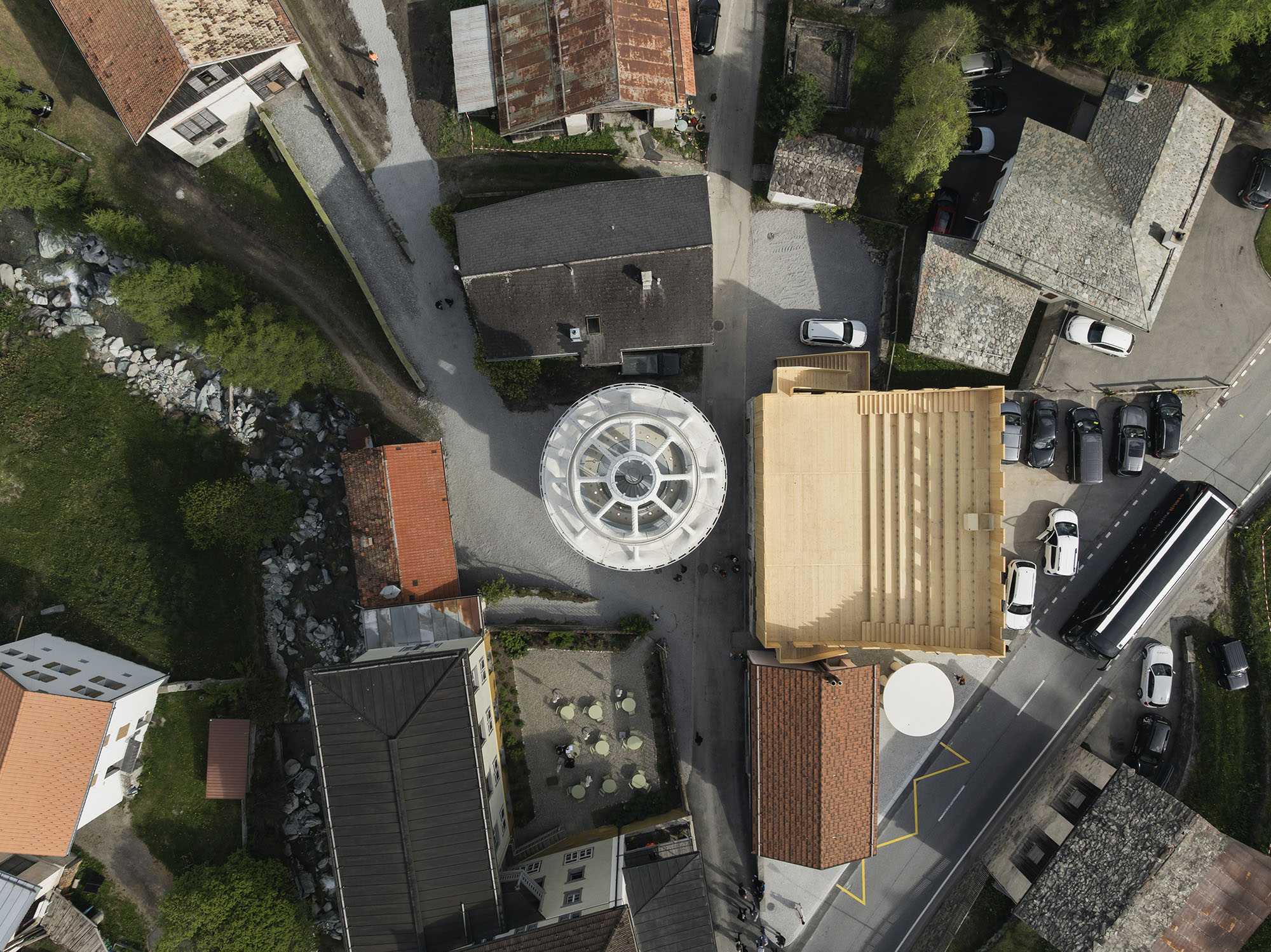 スイスの村に誕生した世界一高い3Dプリント建築〈ホワイトタワー〉チューリッヒ工科大学 - TECTURE MAG（テクチャーマガジン） | 空間デザイン・建築メディア