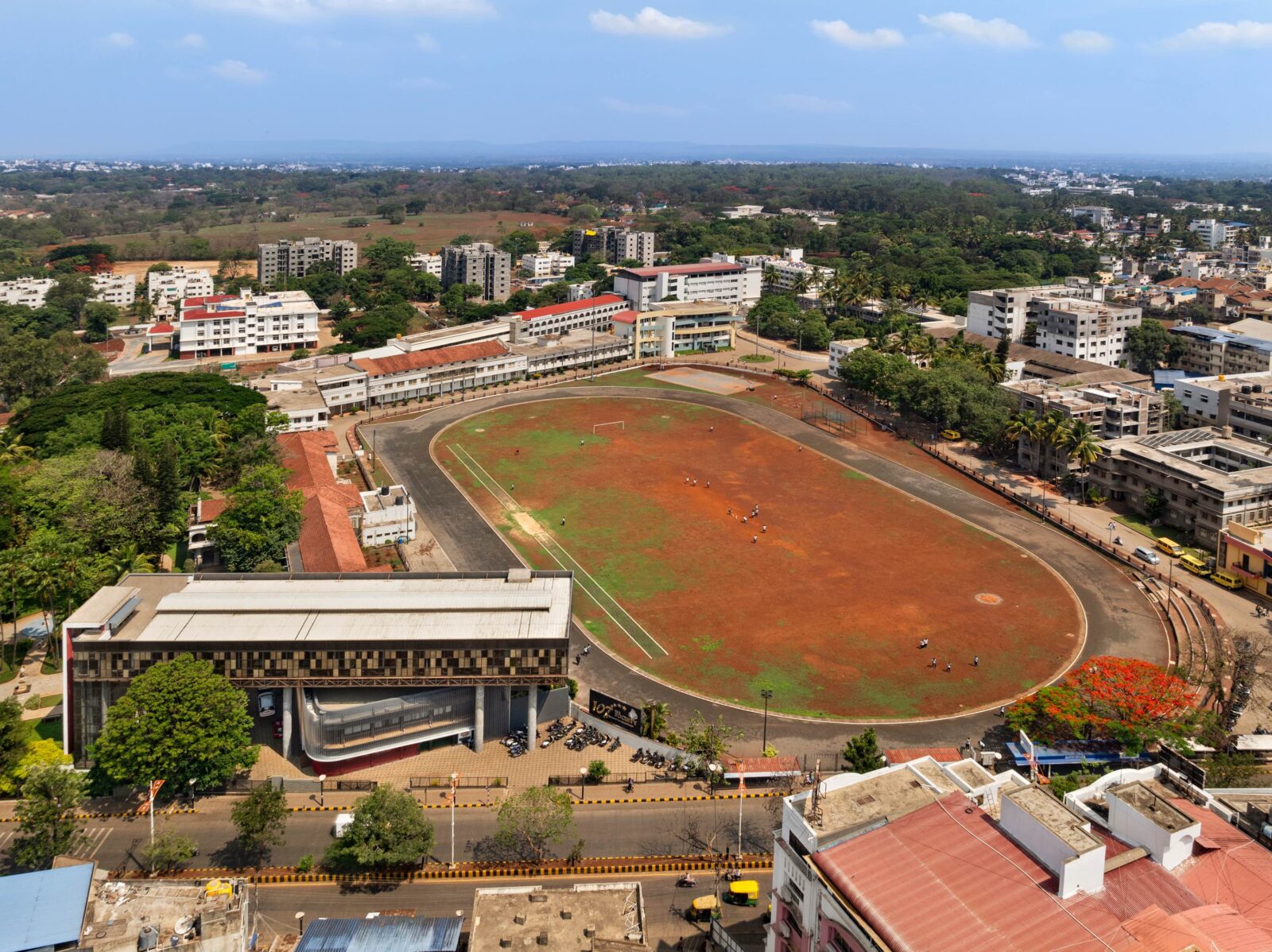 上空へとオフィスを拡張する増築プロジェクト〈HOVER SPACE〉サードスペース・アーキテクチャ・スタジオ、インド - TECTURE MAG（テクチャーマガジン） | 空間デザイン・建築メディア
