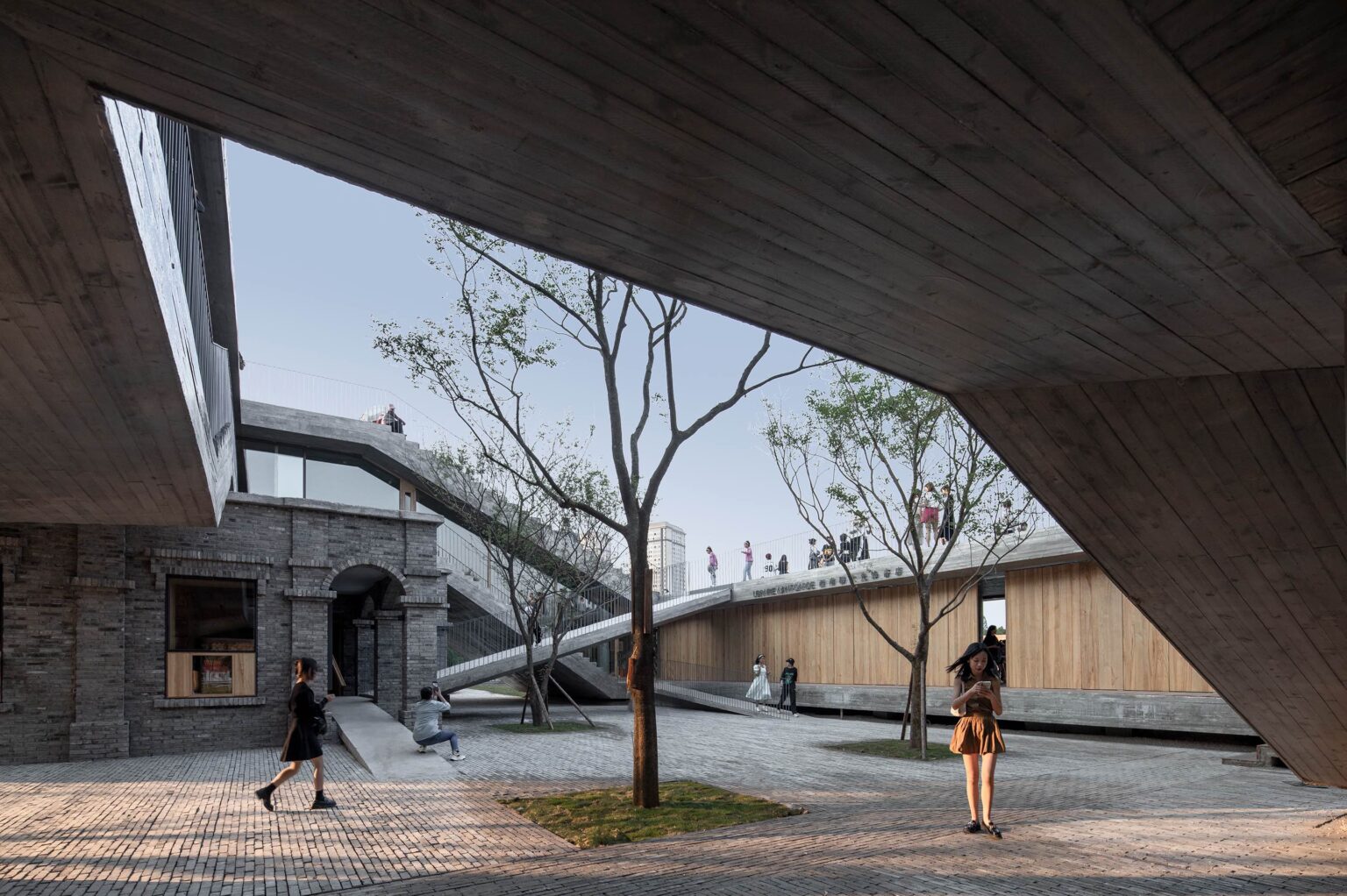 中国の公共公園に残る歴史的建築物を再生した〈蒙自NSAU書店〉ZAO、リブレリ・アヴァンギャルド - TECTURE MAG（テクチャー ...