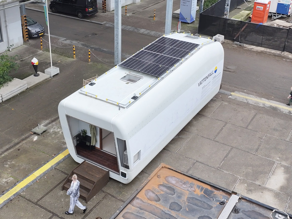 寿命を終えた風力タービンを活用したタイニーハウス〈Nestle – Nacelle Tiny House〉オランダ、ブレードメイド ...