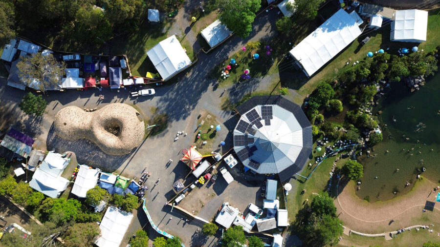 竹で編まれた循環型パビリオン〈Chrysalis〉ケイブ・アーバン、オーストラリア - TECTURE MAG（テクチャーマガジン） | 空間デザイン・建築メディア