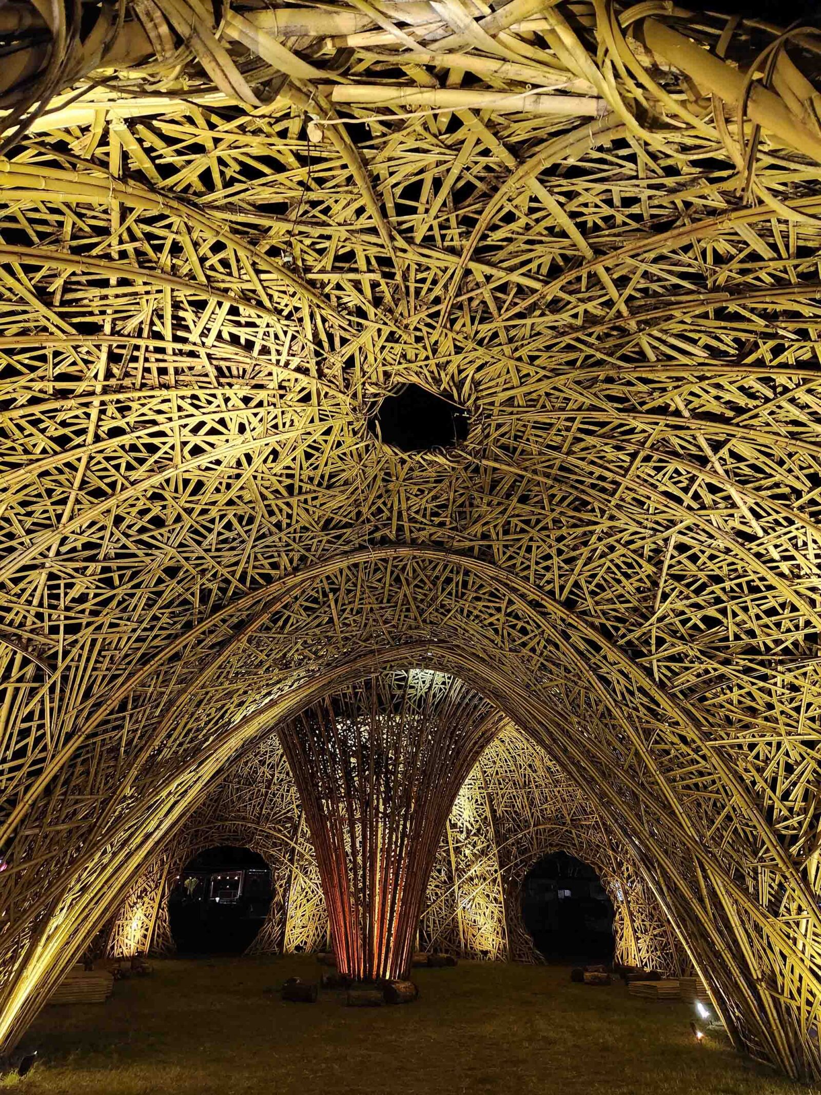 竹で編まれた循環型パビリオン〈Chrysalis〉ケイブ・アーバン、オーストラリア - TECTURE MAG（テクチャーマガジン） | 空間デザイン・建築メディア