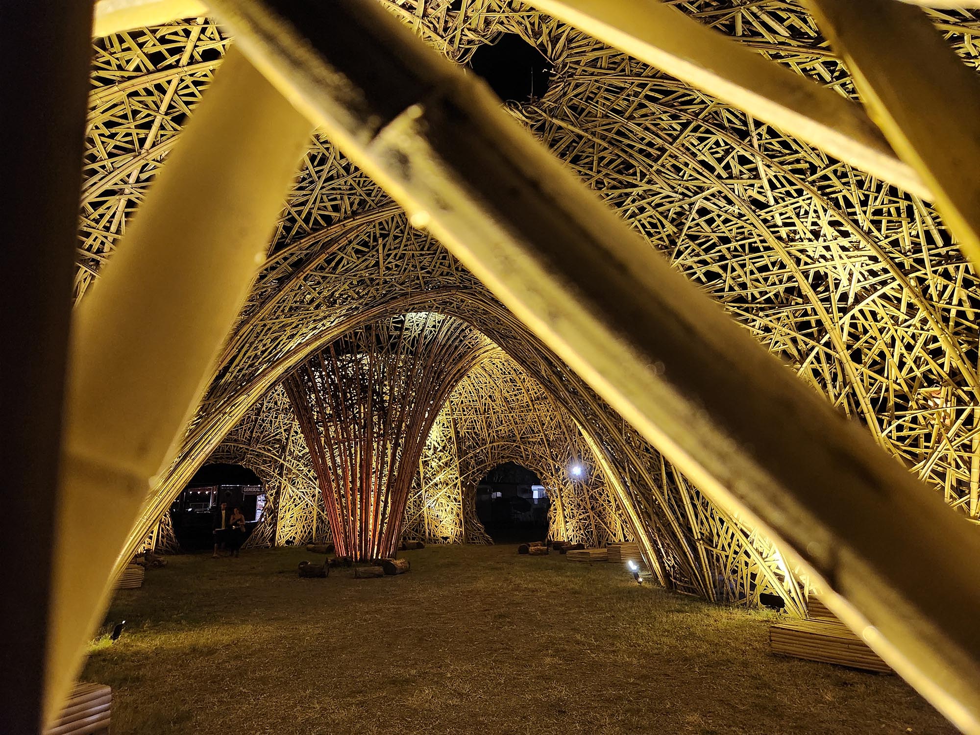 竹で編まれた循環型パビリオン〈Chrysalis〉ケイブ・アーバン、オーストラリア - TECTURE MAG（テクチャーマガジン） | 空間 ...