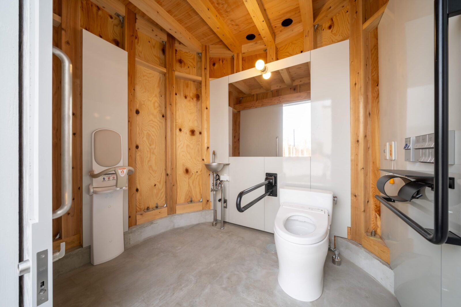 [大阪・関西万博]トイレや休憩所などを紹介_トイレ8 - TECTURE MAG（テクチャーマガジン） | 空間デザイン・建築メディア