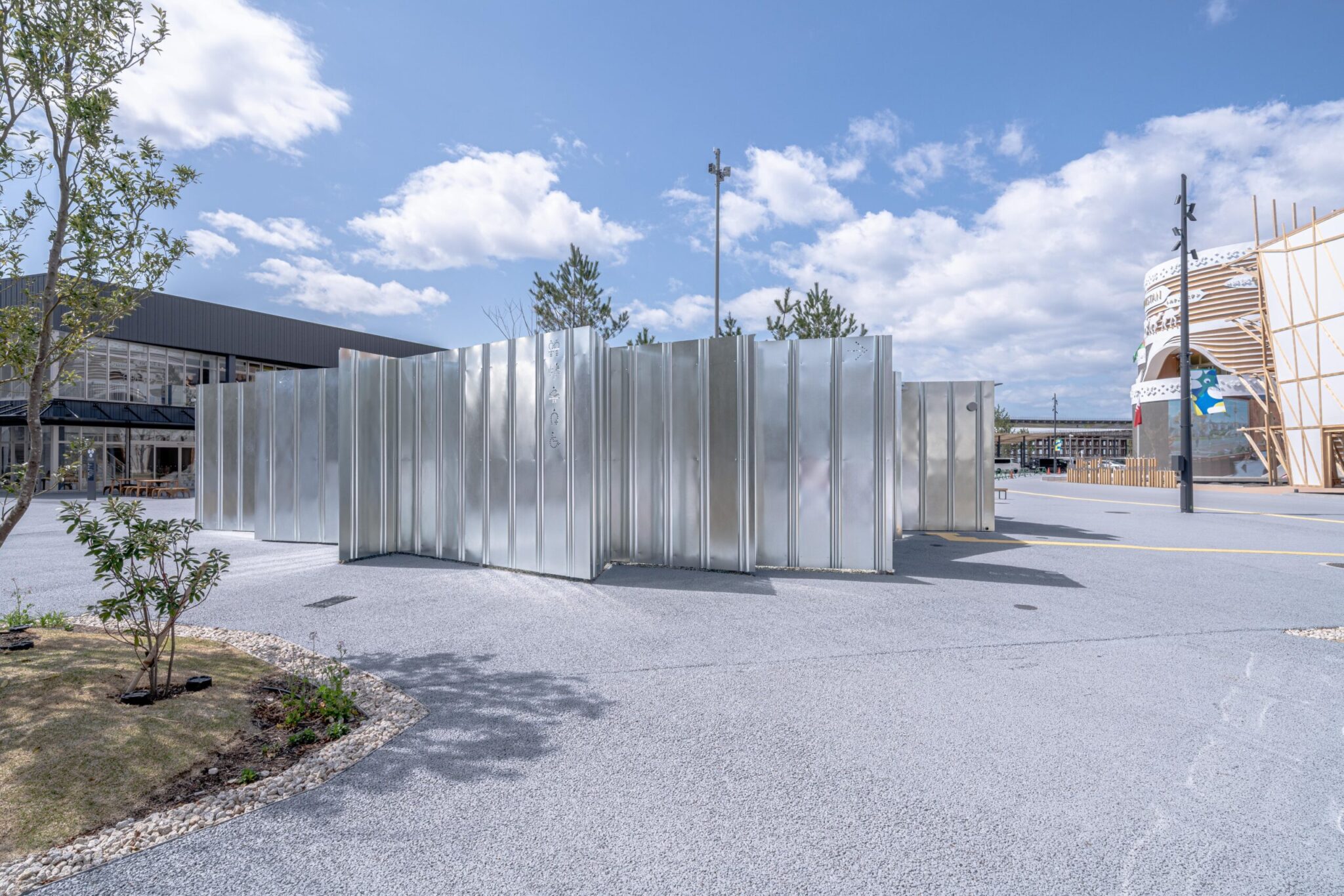 [大阪・関西万博]トイレや休憩所などを紹介_トイレ1 - TECTURE MAG（テクチャーマガジン） | 空間デザイン・建築メディア