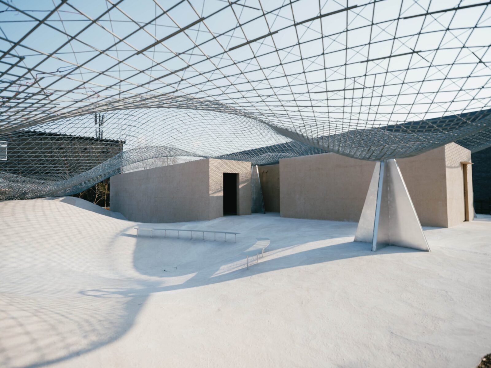 [大阪・関西万博]トイレや休憩所などを紹介_休憩所4 - TECTURE MAG（テクチャーマガジン） | 空間デザイン・建築メディア