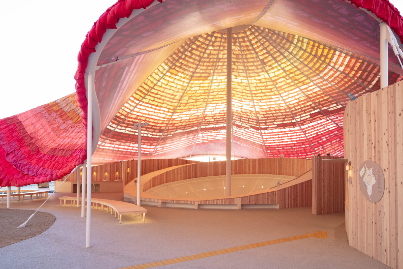 [大阪・関西万博]トイレや休憩所などを紹介_休憩所1 - TECTURE MAG（テクチャーマガジン） | 空間デザイン・建築メディア