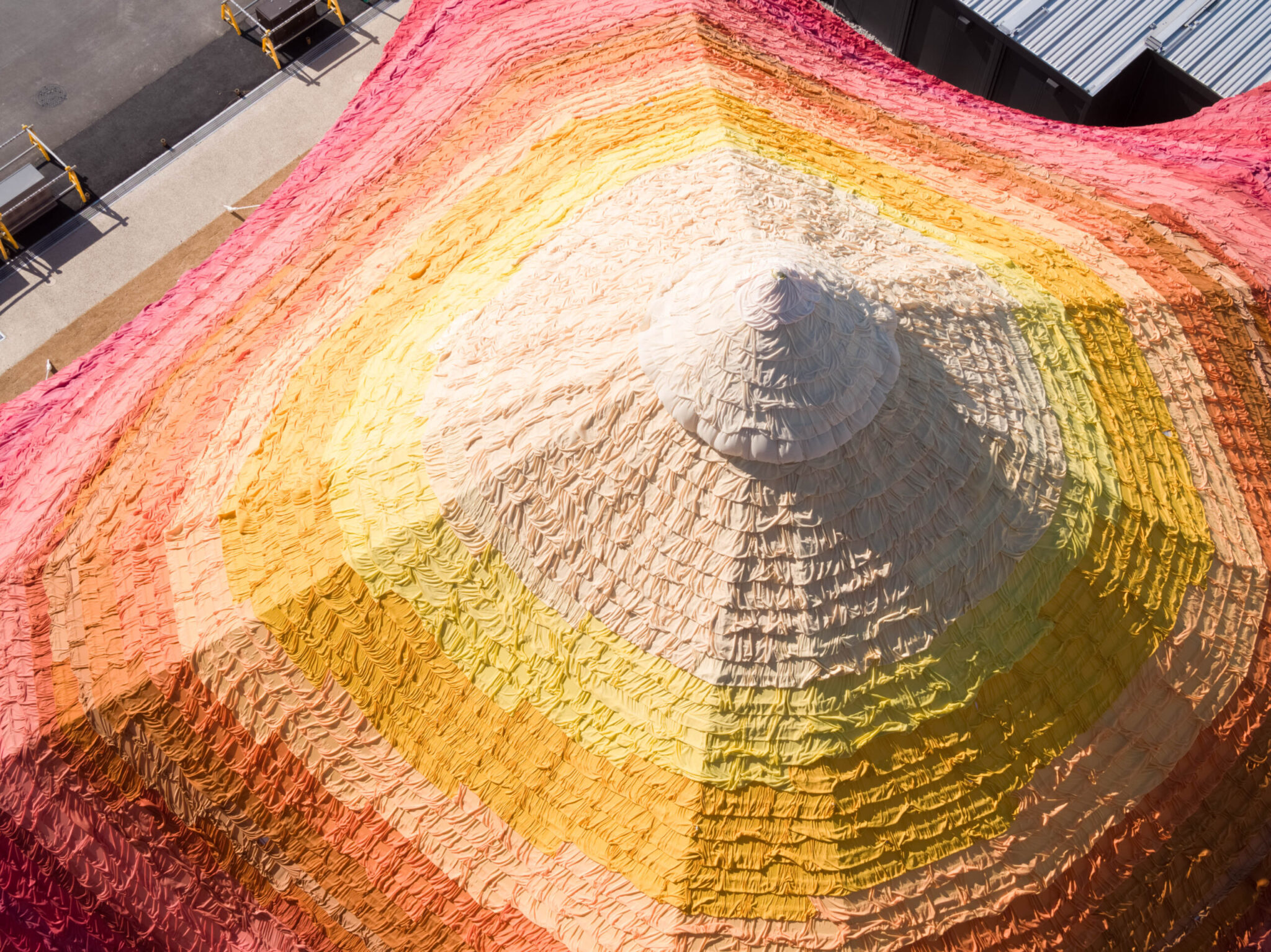 [大阪・関西万博]トイレや休憩所などを紹介_休憩所1 - TECTURE MAG（テクチャーマガジン） | 空間デザイン・建築メディア