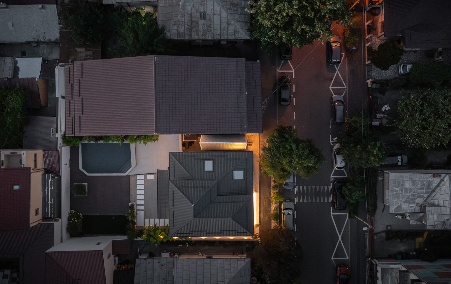 ルーマニアの都市の隙間に生み出す小さなコーヒーショップ〈ザ・チャペル〉Vinklu - TECTURE MAG（テクチャーマガジン） | 空間デザイン・建築メディア