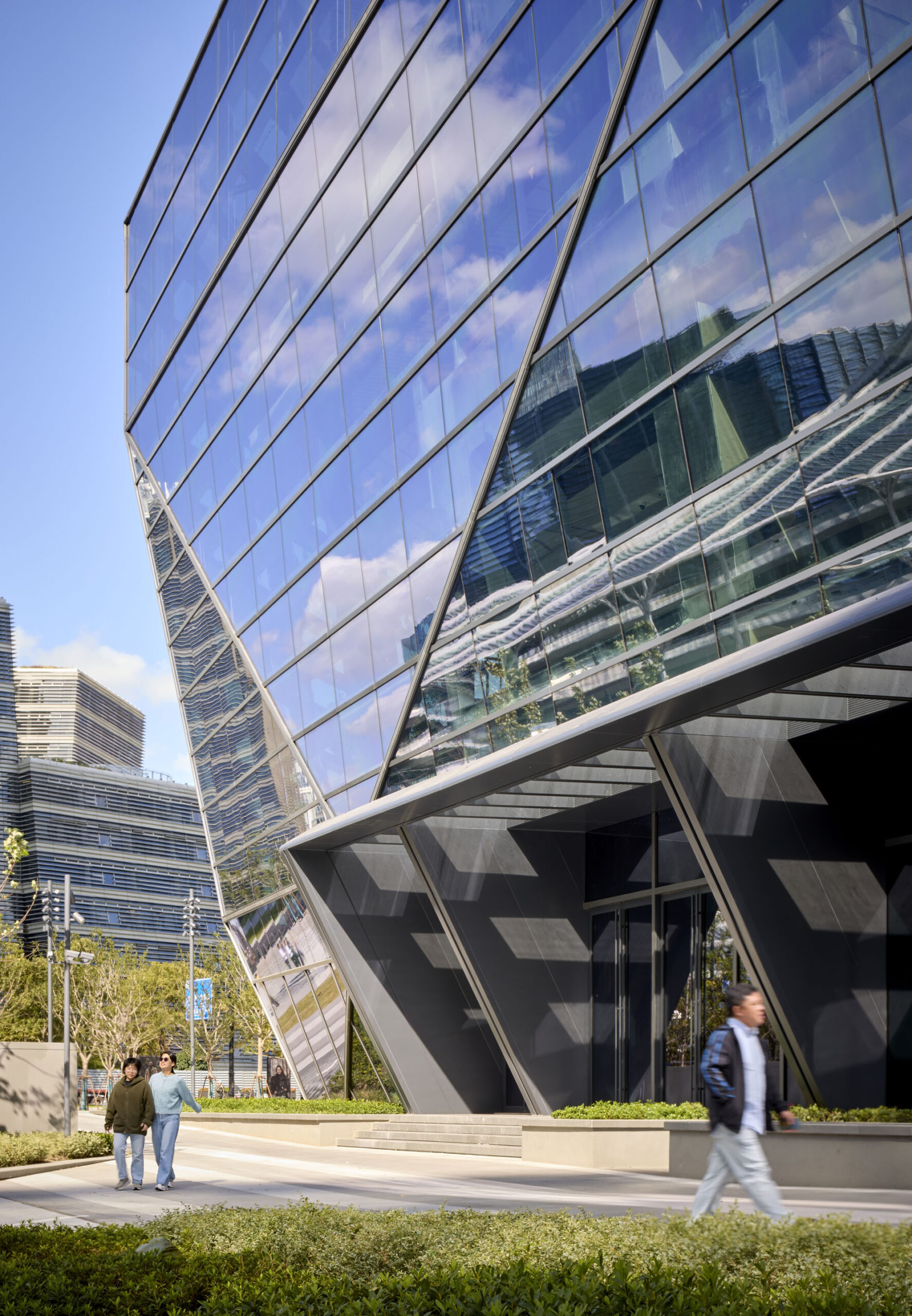 AIと生み出すダイヤモンドのような幾何学建築〈上海ウェストバンド・コンベンションセンター〉SOM, 中国 - TECTURE MAG（テクチャーマガジン） | 空間デザイン・建築メディア